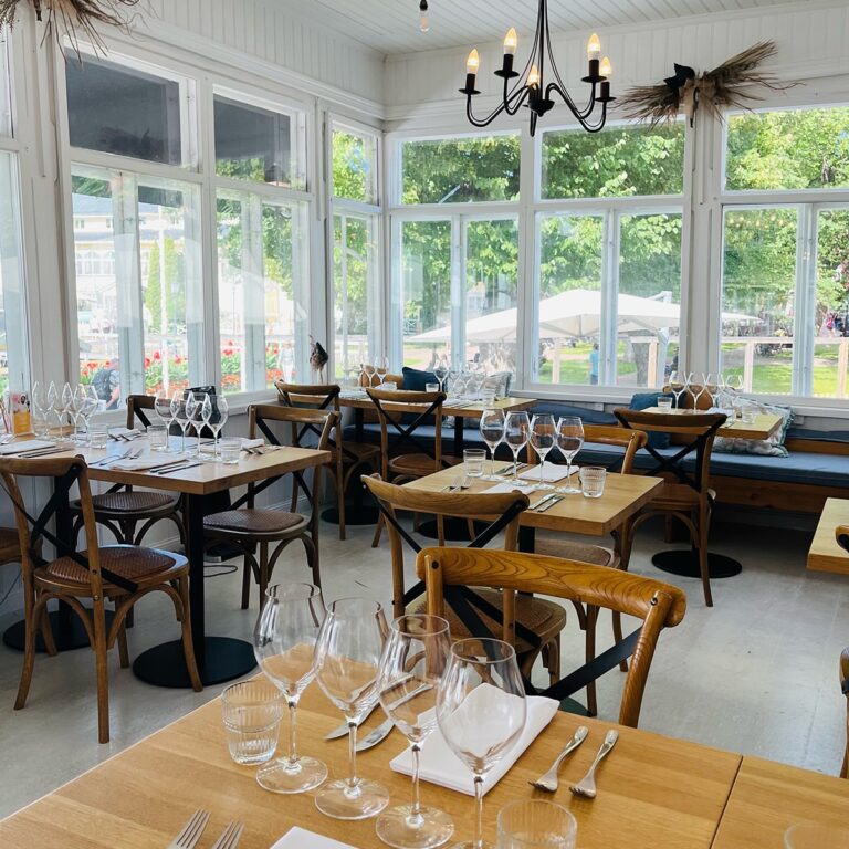 Opas: Nämä ravintolat Naantalissa ovat kesäkaupungin helmiä